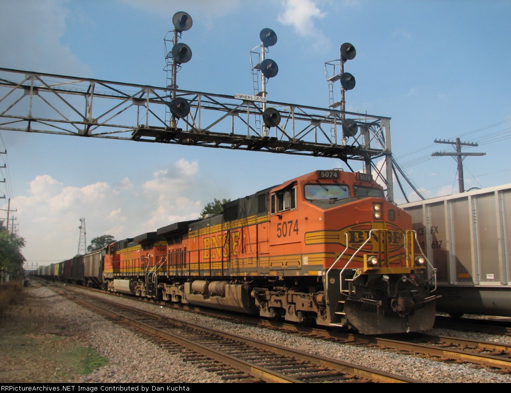 BNSF 5704
